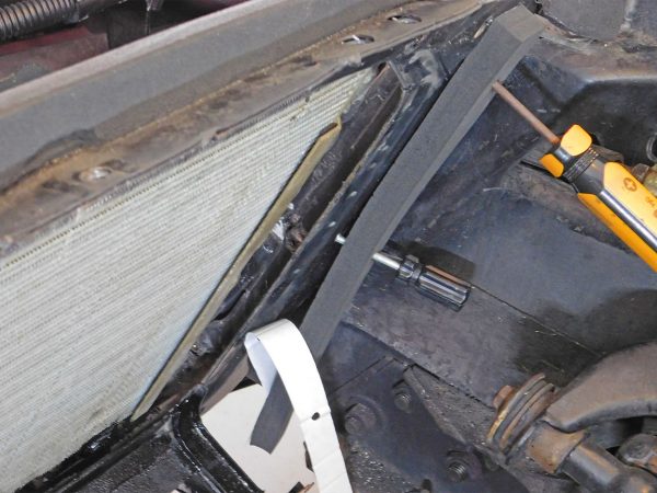 1968-1982 Corvette Radiator Install | Corvette Magazine