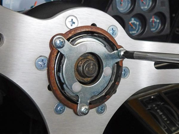 1969-1975 Corvette Horn Button Switch Replacement | Corvette Magazine