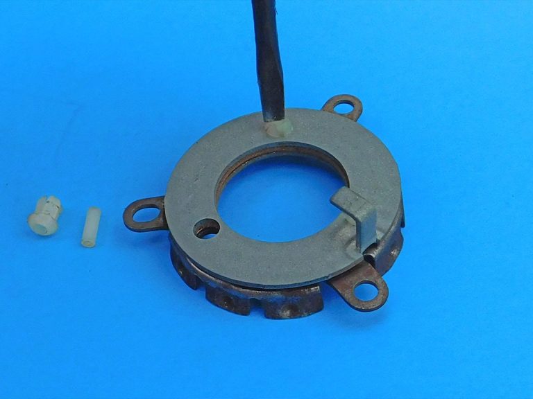 1969-1975 Corvette Horn Button Switch Replacement | Corvette Magazine