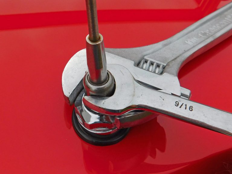 1969-1977 Corvette Antenna Replacement | Corvette Magazine