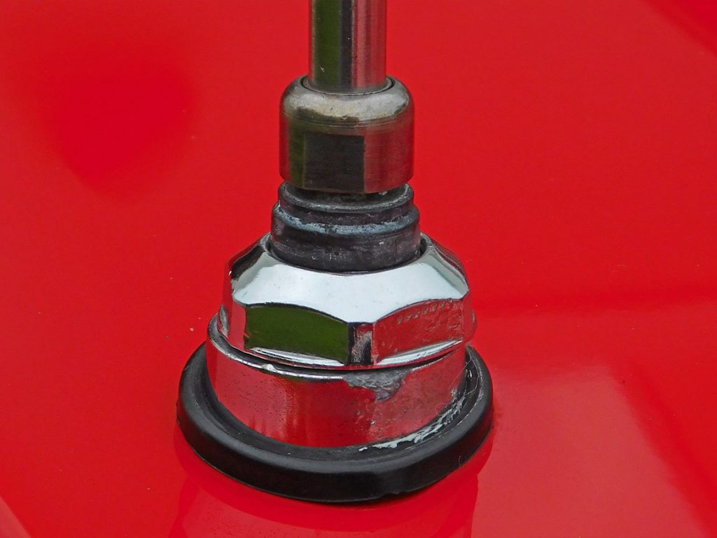 1969-1977 Corvette Antenna Replacement | Corvette Magazine