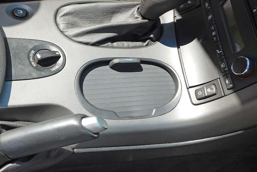 05-13 Corvette Console Cup Holder Assembly | Corvette Magazine