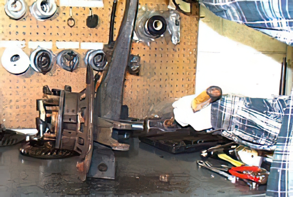 How to Rebuild 1965-1982 Corvette Rear Trailing Arm & Wheel Bearings ...