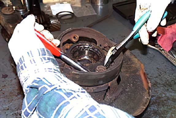 How to Rebuild 1965-1982 Corvette Rear Trailing Arm & Wheel Bearings ...